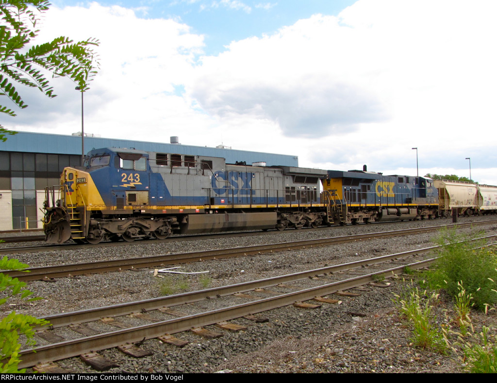 CSX 243 and 5417